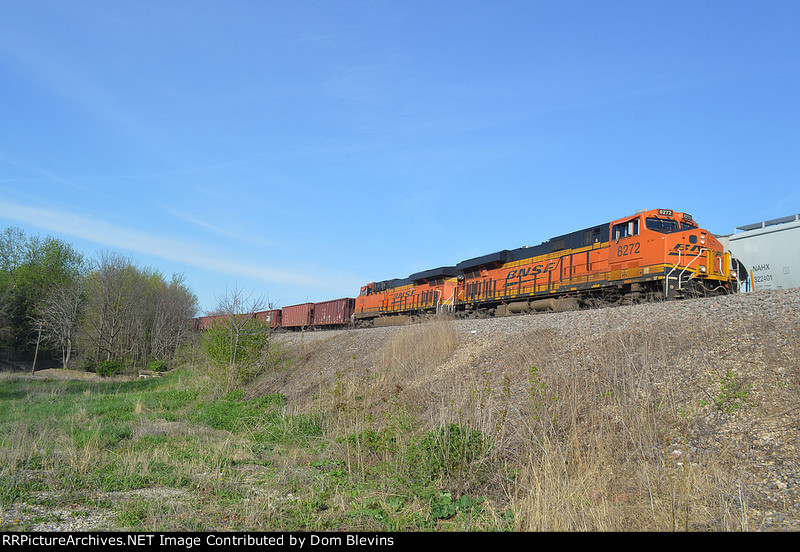BNSF 8272